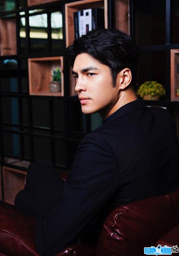 Profile Từ Phong Jason: Siêu mẫu nam đá chéo sân khiến fan bấn loạn